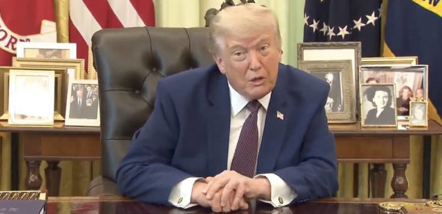 BOOM VIDEO – Trump rips Kaitlin Collins and CNN in Oval Office – The ...